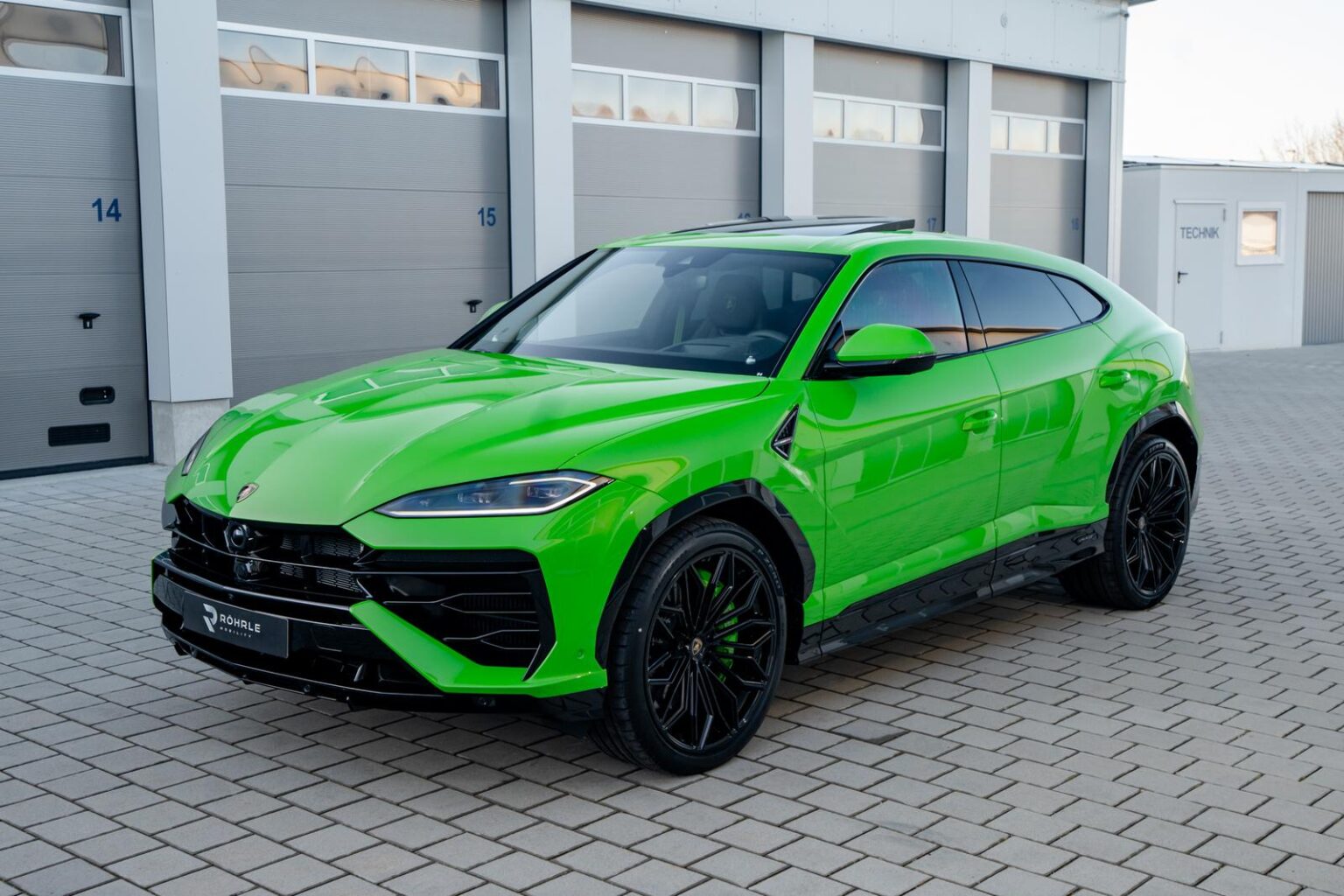 Lamborghini Urus SE kaufen - Röhrle Mobility