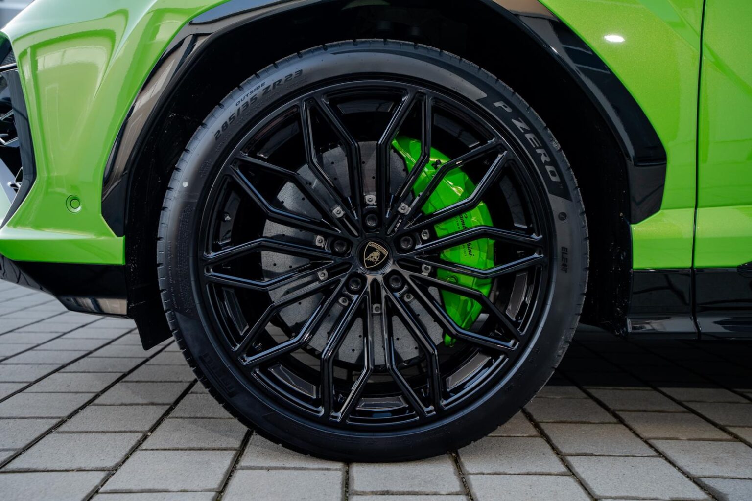 Lamborghini Urus SE kaufen - Röhrle Mobility